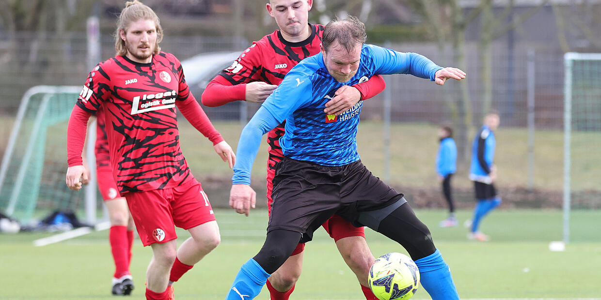 FC Herzogenaurach schlägt ASV Vach mit Jakob Karches im Testspiel