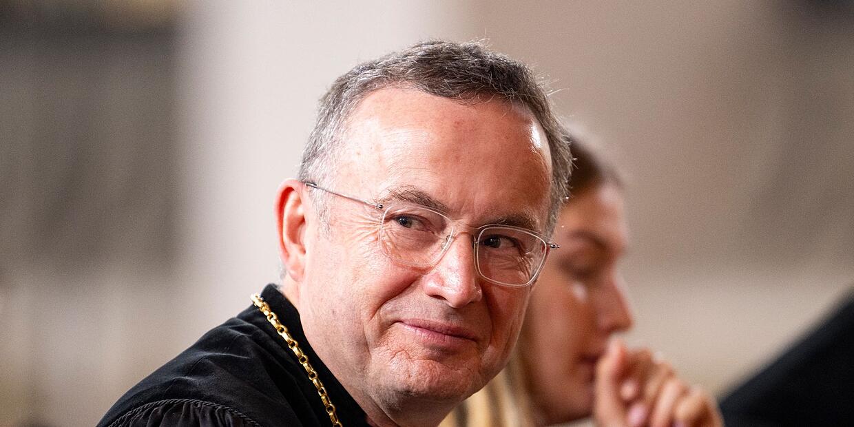 Landesbischof verspricht konkrete Schritte