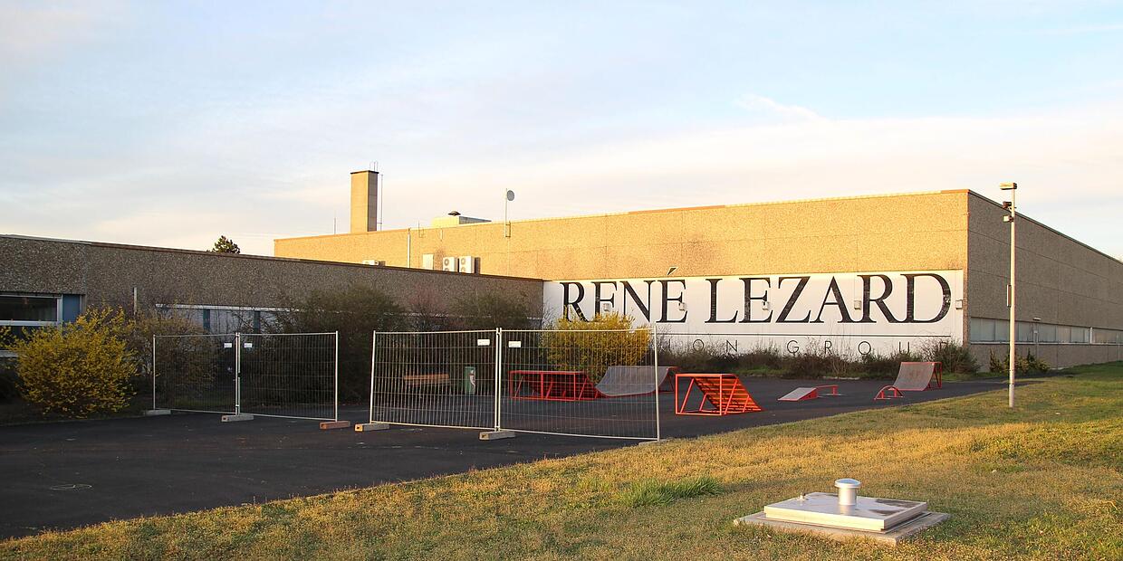 Lager- und Bürofläche geplant: 193 Meter lang und fast 15 Meter hoch