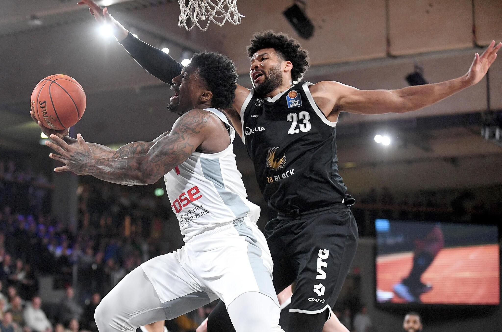 Basketball: Brose Bamberg setzt seine Erfolgsserie in der Bundesliga ...