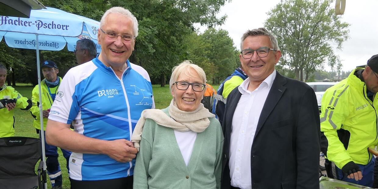 Von Ebern rollte der Tross der BR-Radltour quer durch den Landkreis ...