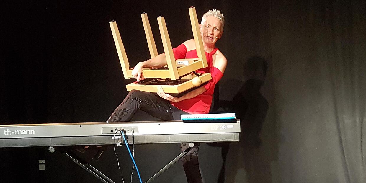 Kulturbunt: Die Kabarettistin Tina Häussermann alias Supertina im ...