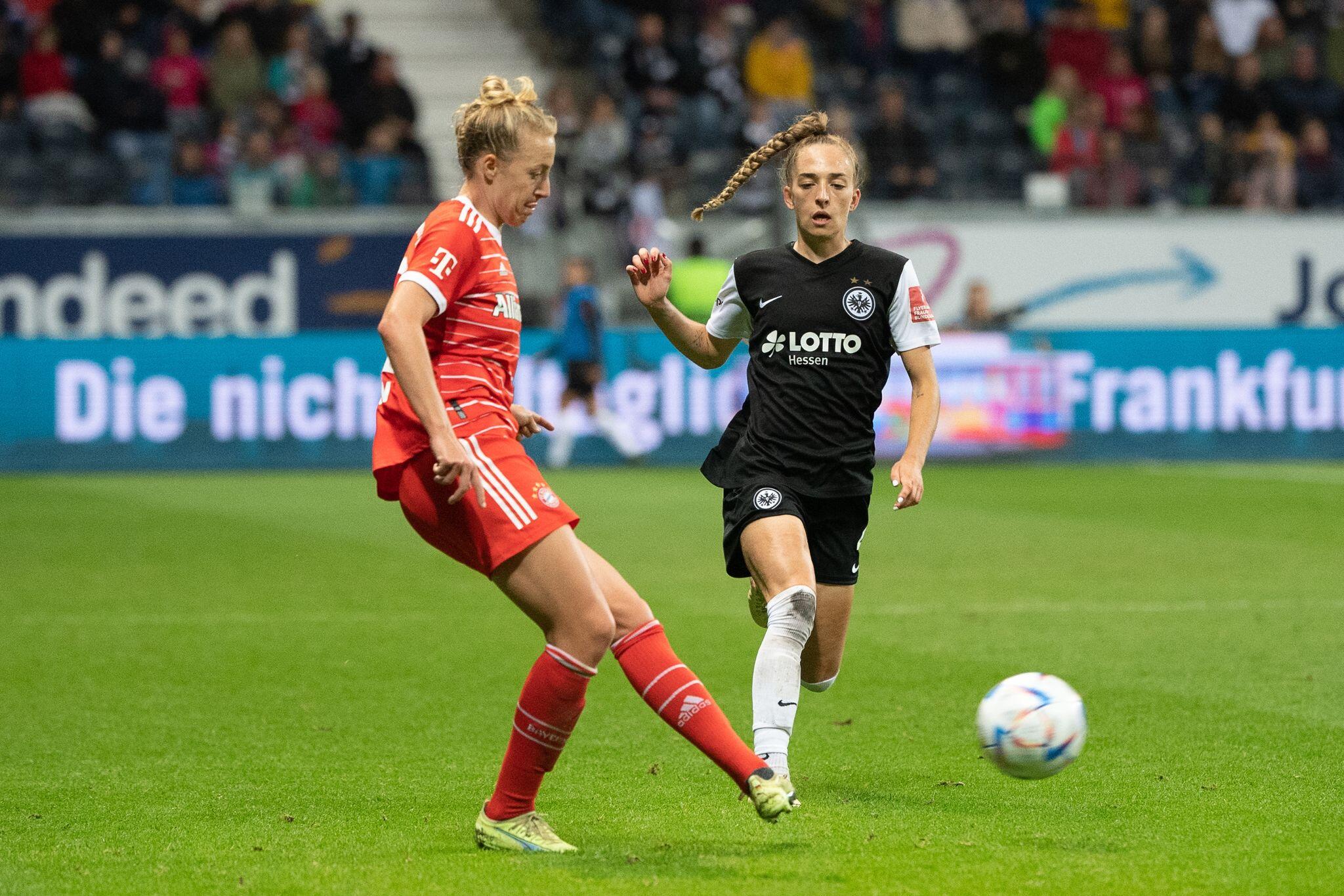 FC Bayern verlängert mit Fußball-Nationalspielerin Simon