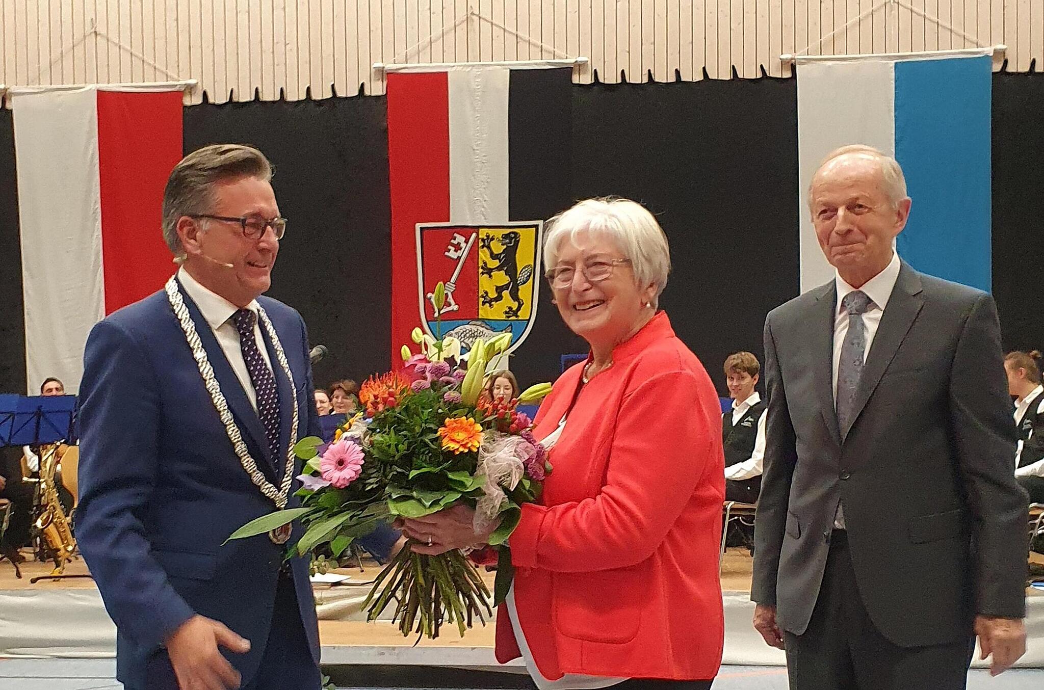 Gemeinde Adelsdorf verleiht die Ehrenbürgerwürde an Altbürgermeister ...