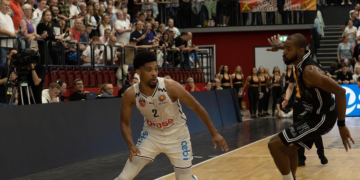 Die Bamberg Baskets gewinnen im BBL-Pokal bei den Artland Dragons