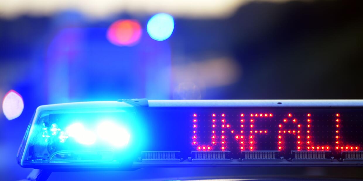 Mann stirbt bei Unfall - Bundesstraße 303 gesperrt