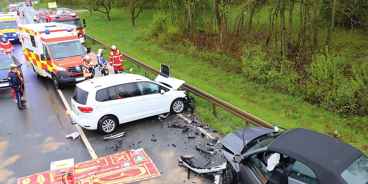 Schwerer Unfall bei Loffeld mit drei Verletzten