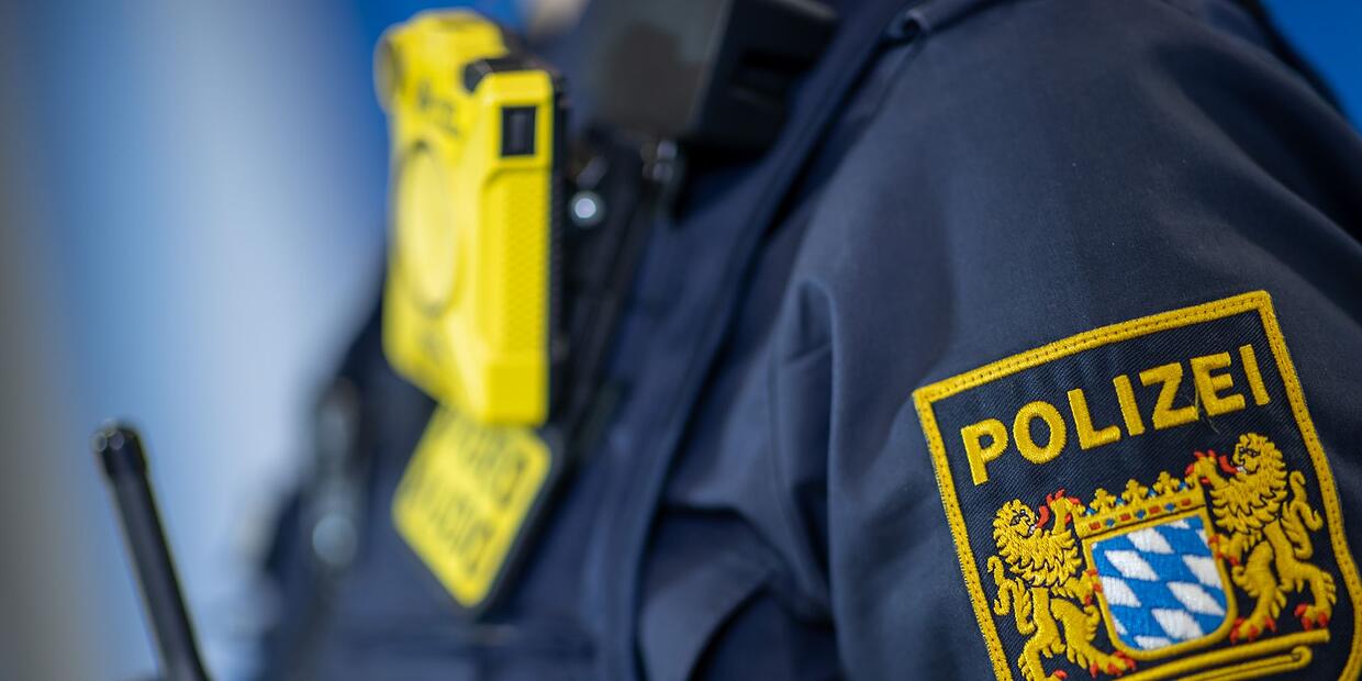 Duo fragt Zivilpolizisten nach Joint-Utensilien