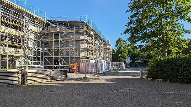 Während der Sanierung der Gottfried-Neukam-Mittelschule werden die ...