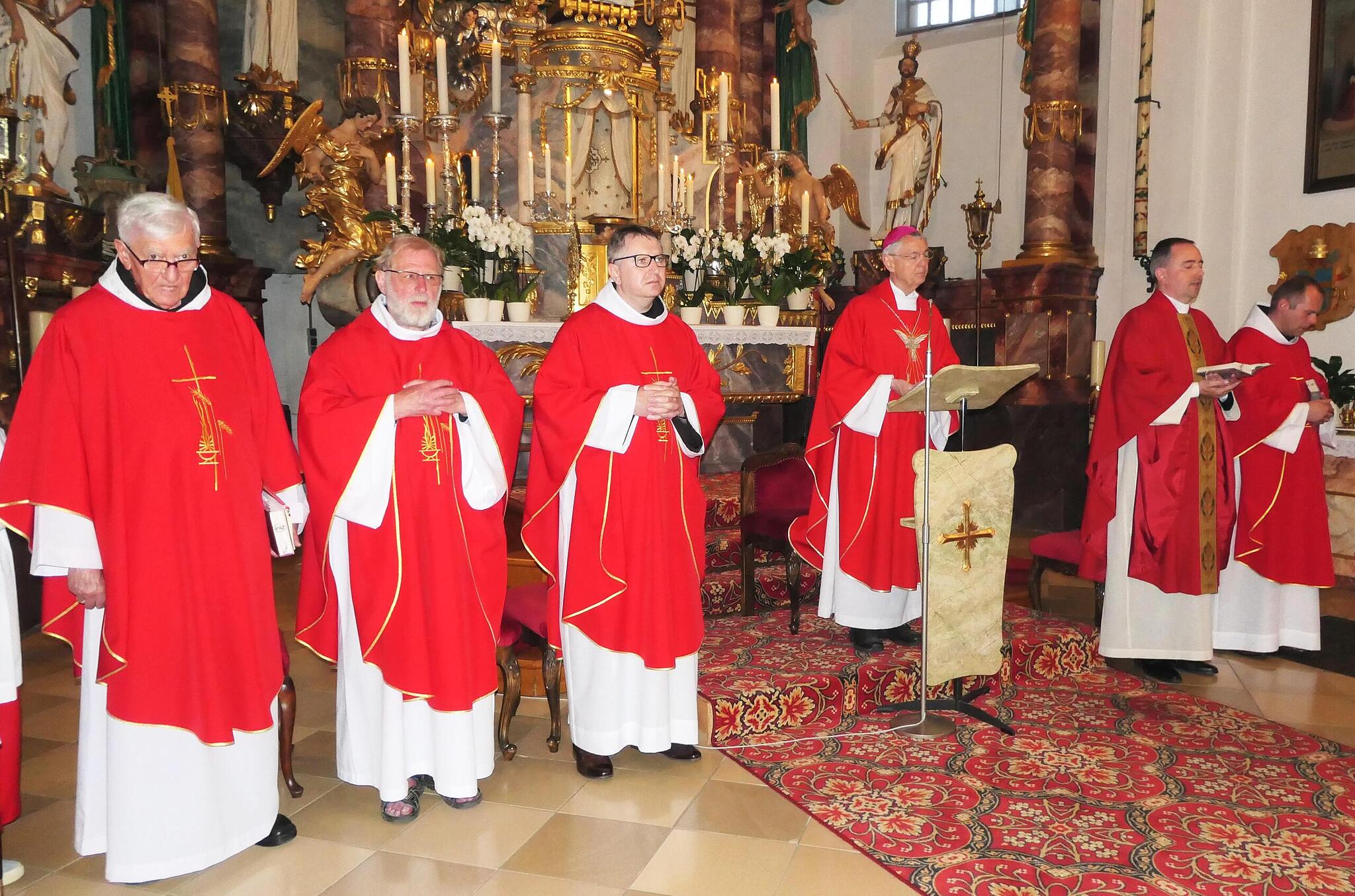 Emeritierter Erzbischof Ludwig Schick feiert zu Pfingsten das Hochamt ...