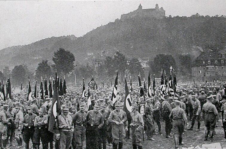 Der Deutsche Tag 1922 in Coburg verschaffte Adolf Hitler und seiner ...