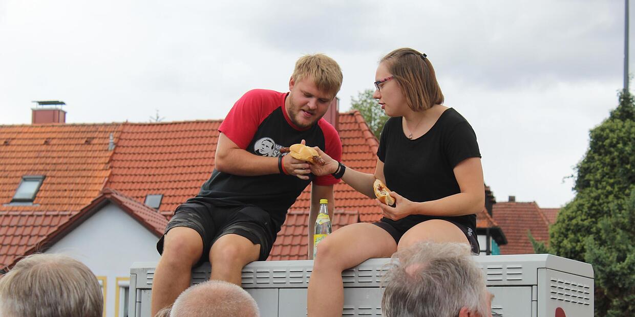 Wie viel hat es gekostet, 2000 Tonnen Asphalt auf die Kreisstraße ...