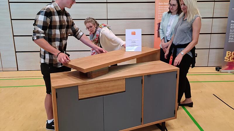 Bei der Freisprechung in Ebermannstadt bekommen die neuen Gesellen viel ...