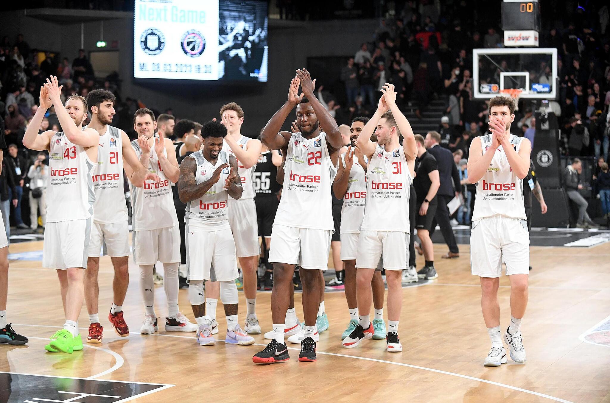 Basketball: Brose Bamberg setzt seine Erfolgsserie in der Bundesliga ...