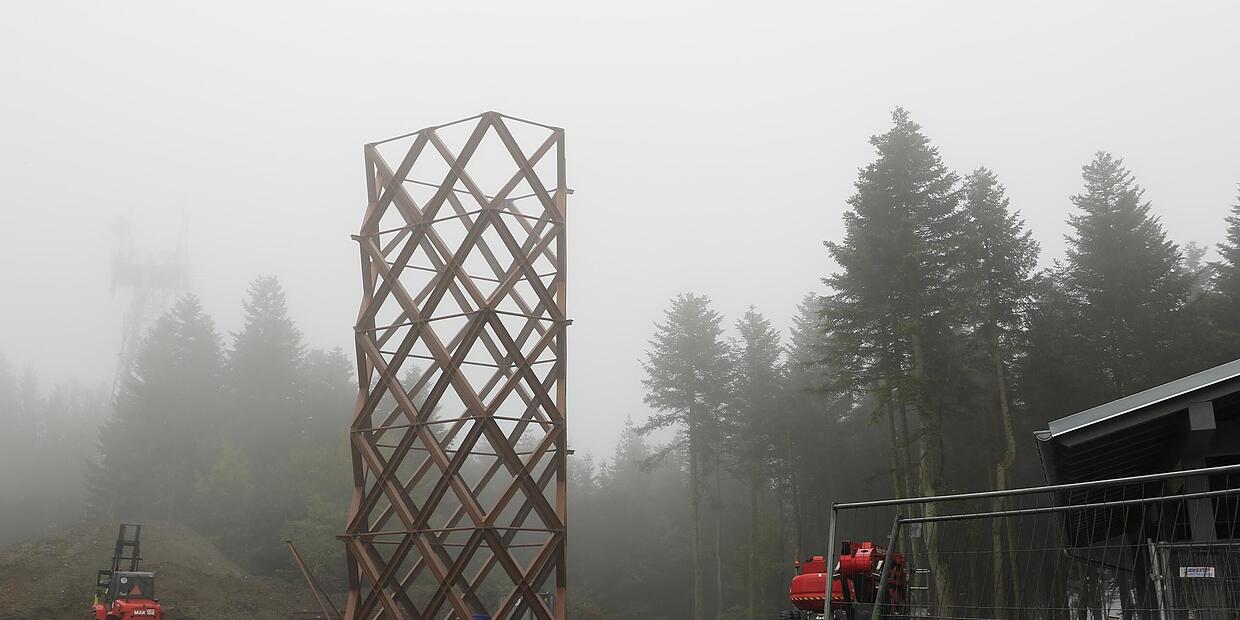Bis Jahresende soll der Aussichtsturm bei Presseck fertiggestellt sein
