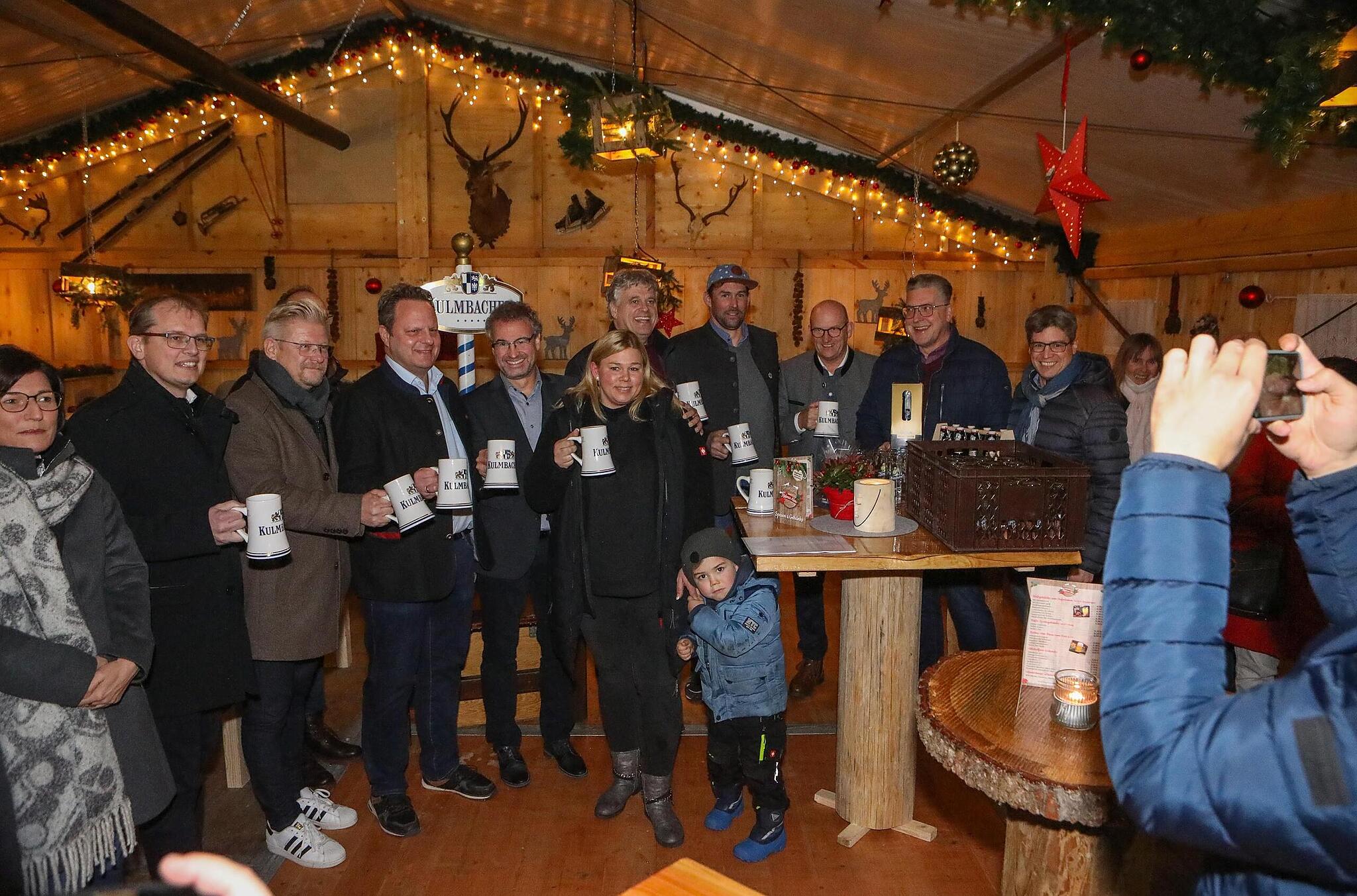 Kulmbacher Promis beim Pre-Opening von Kulma-Alm auf dem Marktplatz ...
