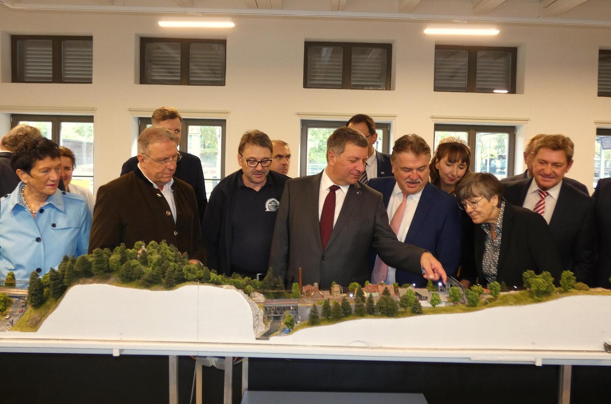 Verkehrsminister Christian Bernreiter eröffnet den „Tag der Schiene“ im ...