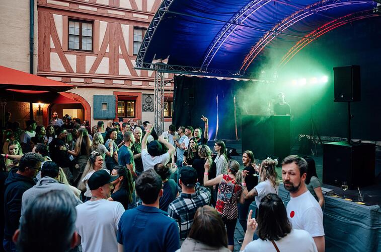 Musik, Kinder-Musical und Drinks beim Fopen Air in der Kaiserpfalz