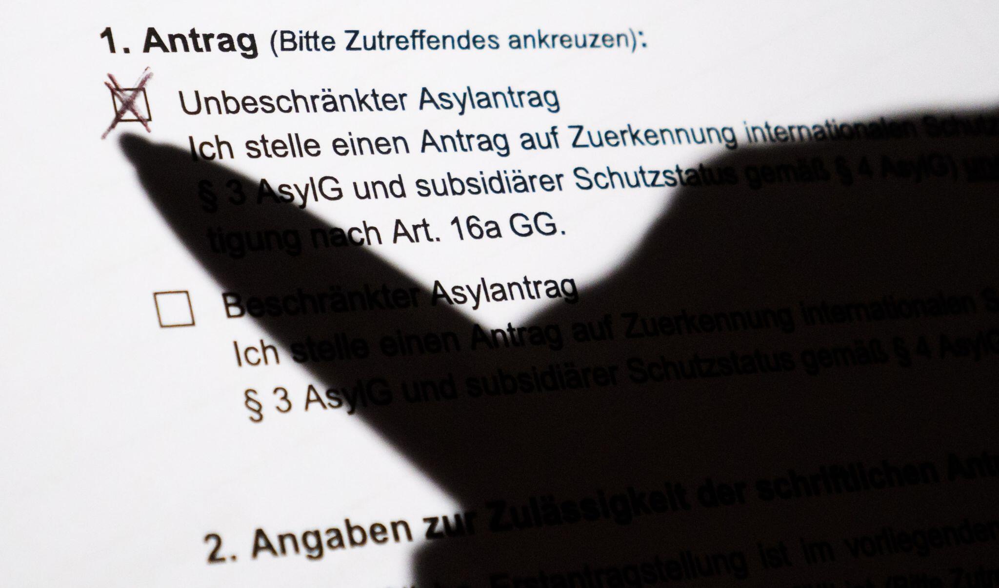 Asyl-Landesamt: Seit 2018 knapp 20.000 ausgereist