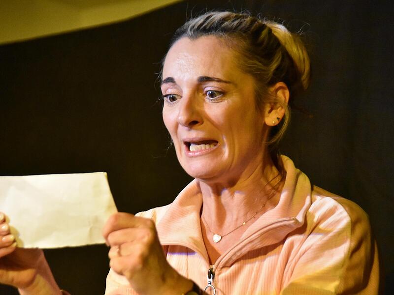 Mit der Premiere von „Shirley Valentine“ bietet das Schlosstheater Thurnau echten Genuss