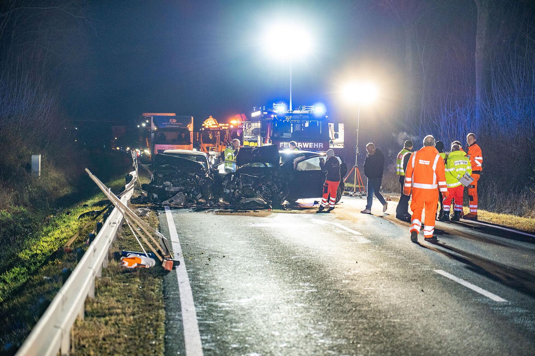 Unfall auf B 303 bei Ebersdorf am Dienstagabend
