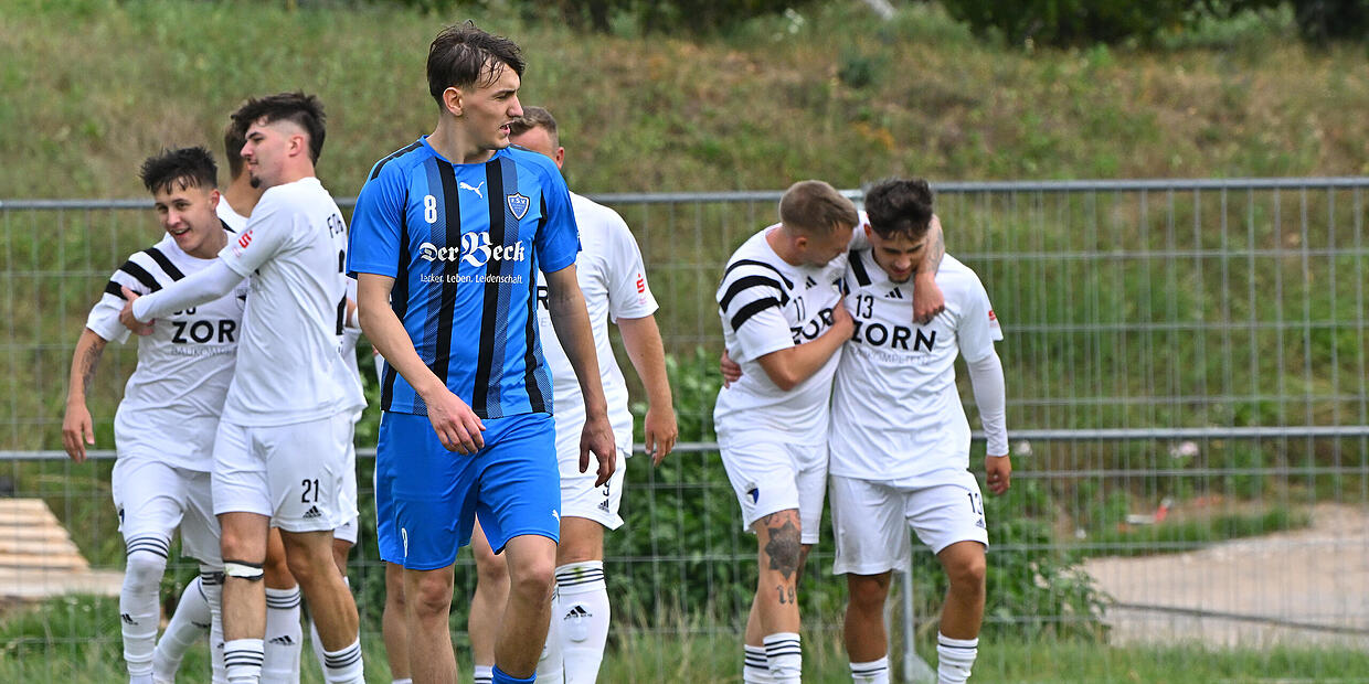 Forchheim feiert Kantersieg in Erlangen-Bruck
