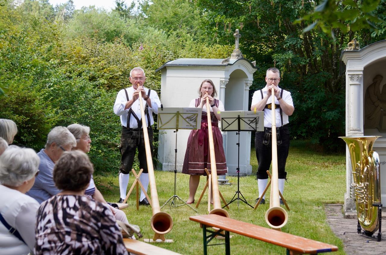 Das Innere der Siebenschmerz-Kapelle in Wollbach erstrahlt in neuem Glanz
