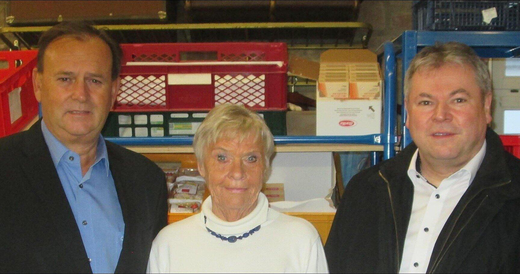 Vom Bayernwerk hat die Tafel Hammelburg eine Spende bekommen, gesammelt ...