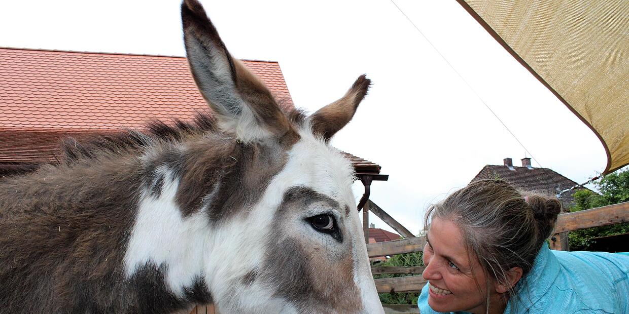 Stress: Tanja Jordan betreibt eine Eselei und hilft Menschen beim ...