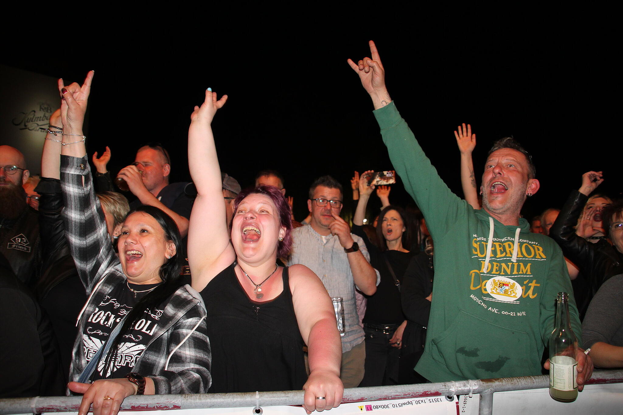 Motorradsternfahrt: Die Rocklegende Bonfire heizte den Bikern und ...