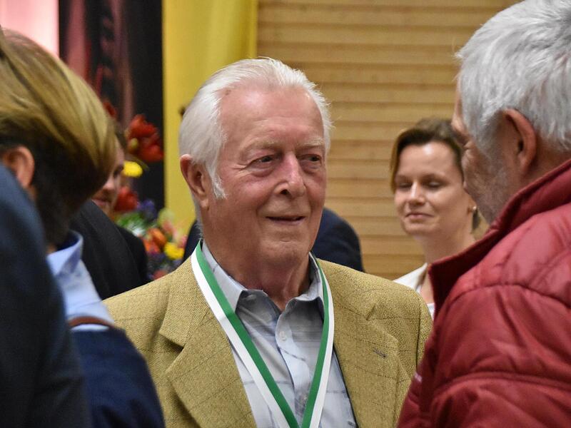 Mainleus zeichnet Marianne Seuß und Ehrenfried Balzar mit ...