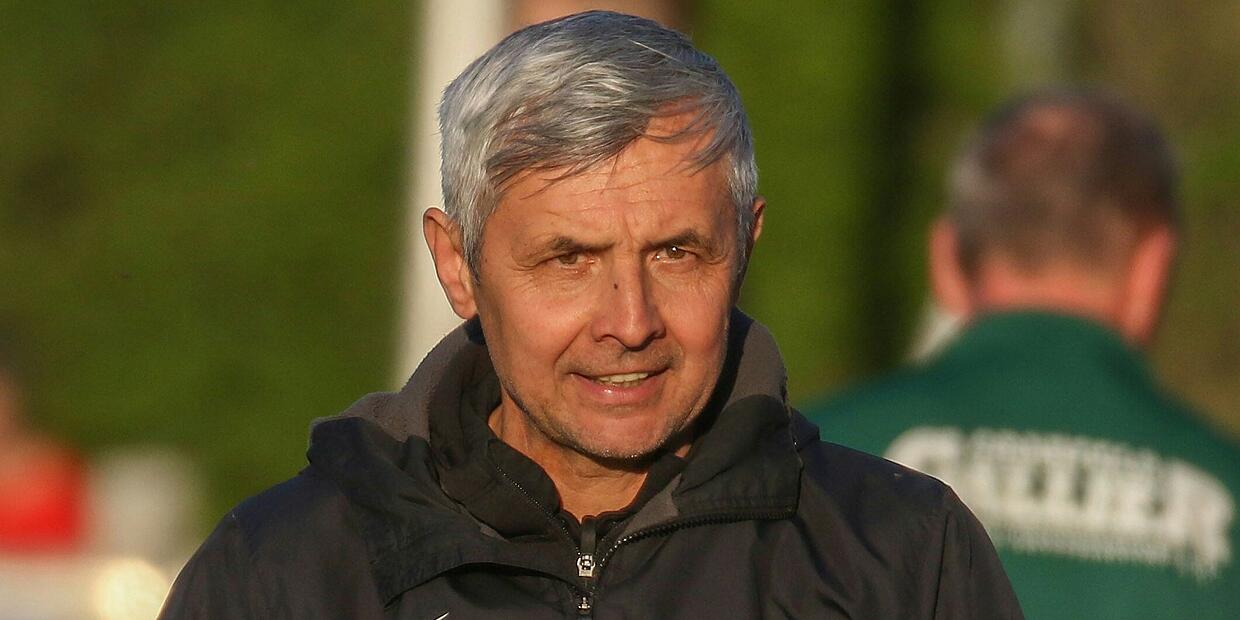 Abtswinds Trainer Claudiu Bozesan ist vor der Fußball-EM in Deutschland ...