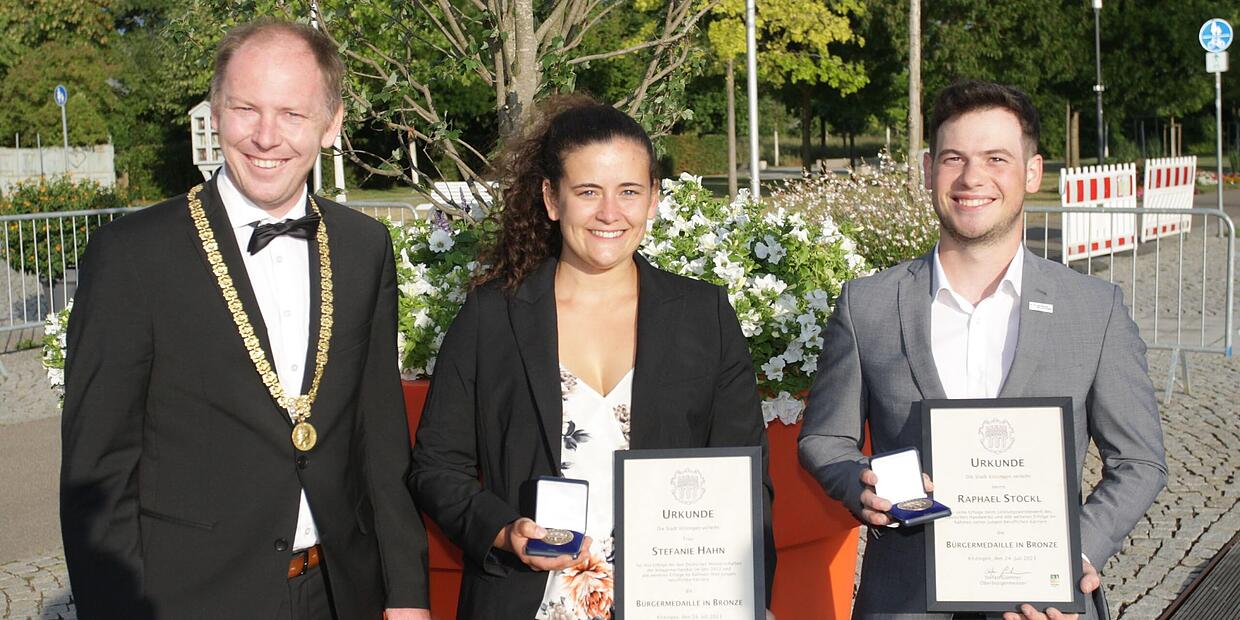 Seltene Auszeichnung der Stadt: Zwei junge Azubis erhalten Kitzinger ...
