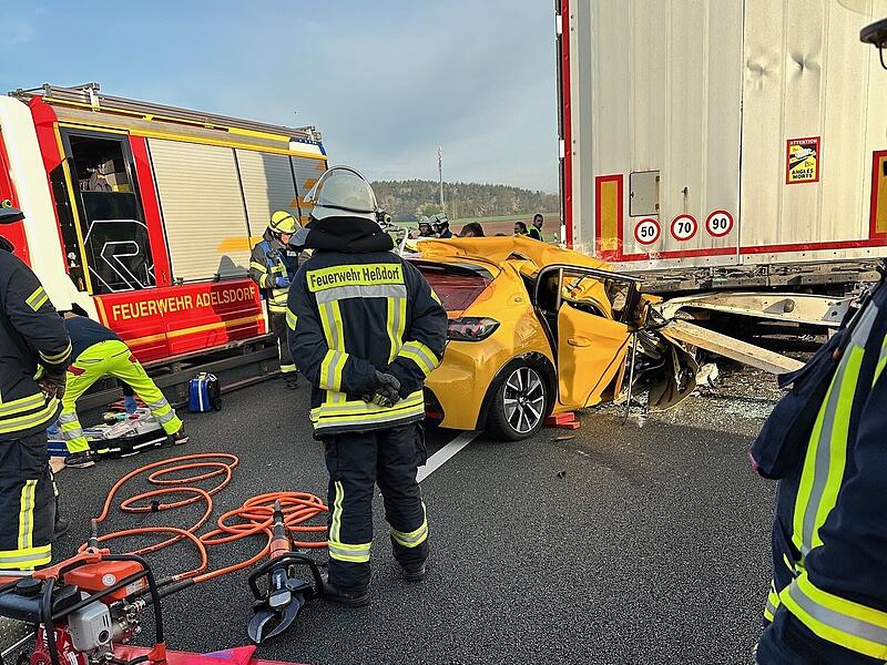 Autobahn A3 bei Schlüsselfeld: Zwei Verletzte bei Unfall