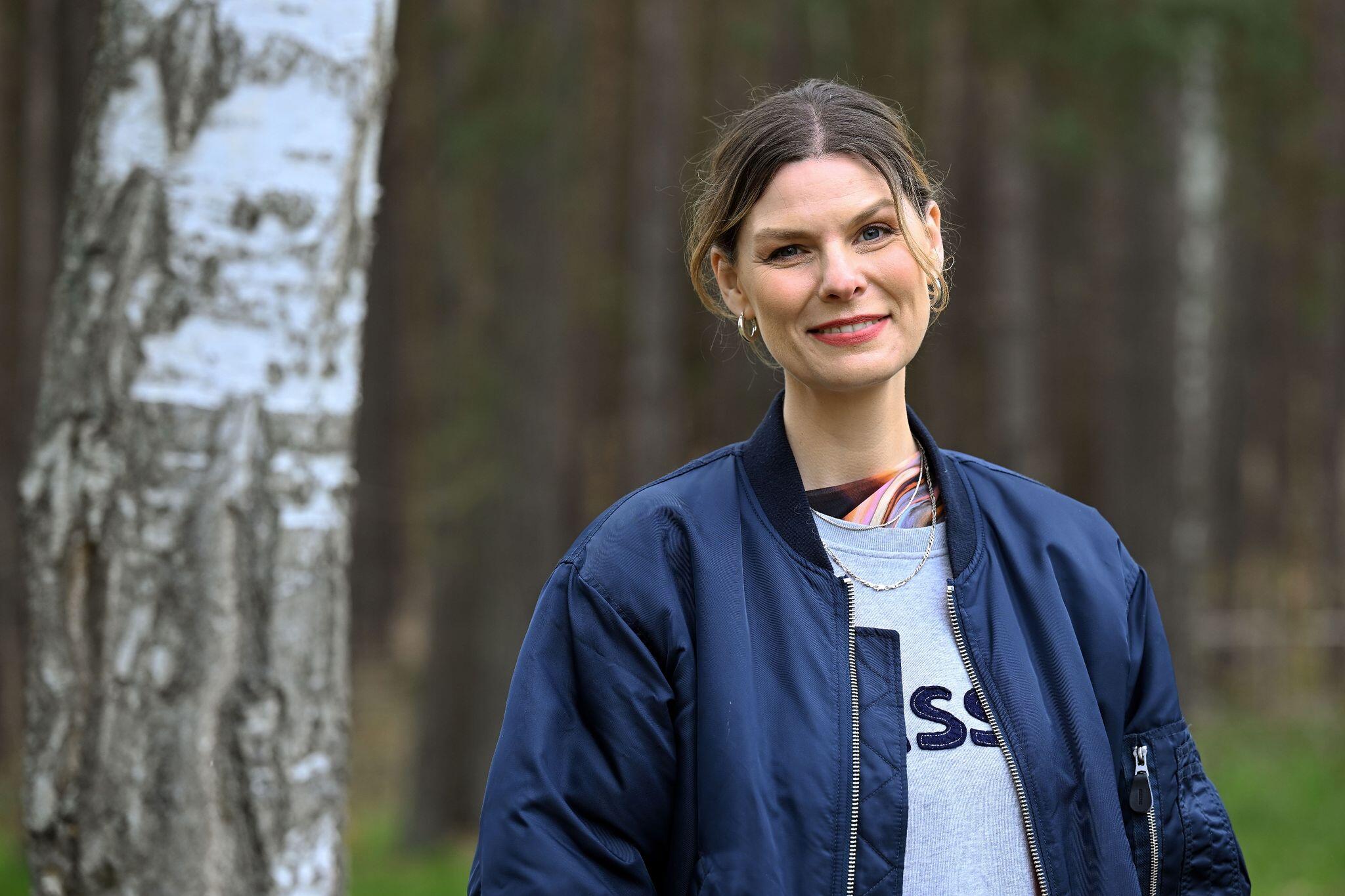 Juli-Sängerin: Kerzen und Yoga helfen nicht in Krisen