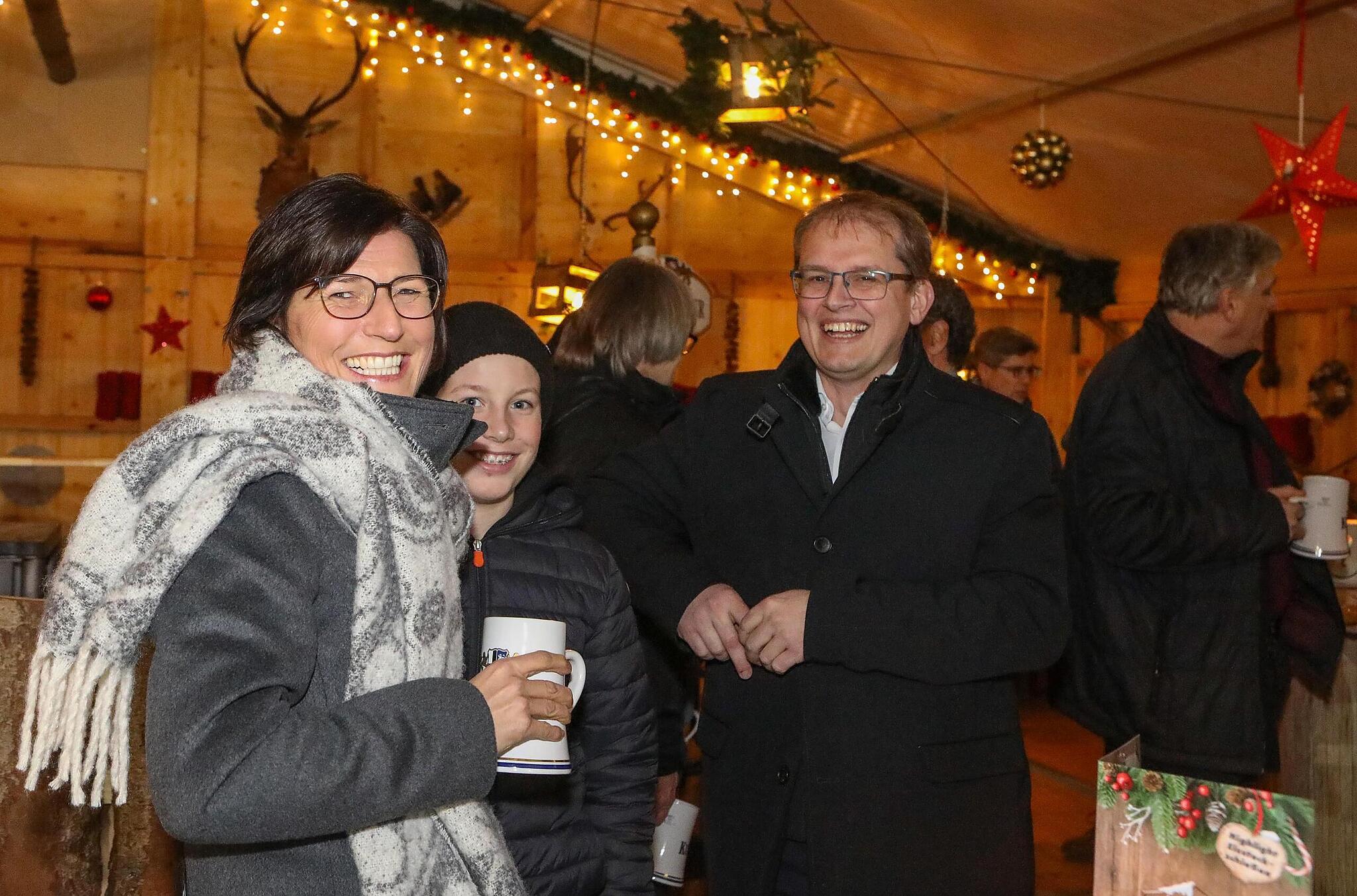 Kulmbacher Promis beim Pre-Opening von Kulma-Alm auf dem Marktplatz ...