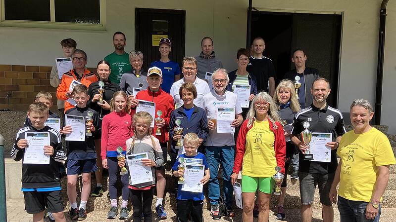 Laufsport: Neufanger Tobias Bätz siegt beim 55. Volkslauf rund um die ...