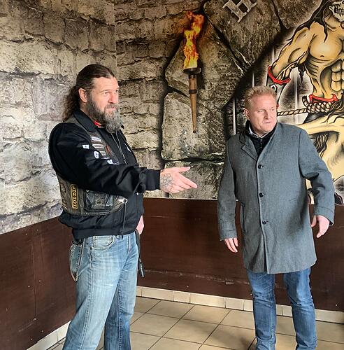 Nach dem Brand im Jugendraum und Clubhaus des Hangmen MC Alemania wird ...