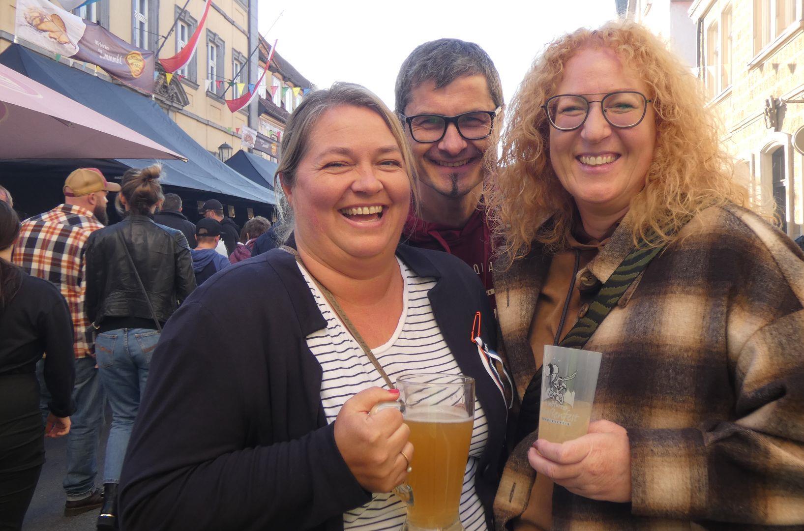 Das erste Straßenfest in Haßfurt nach der Corona-Pandemie mit ...