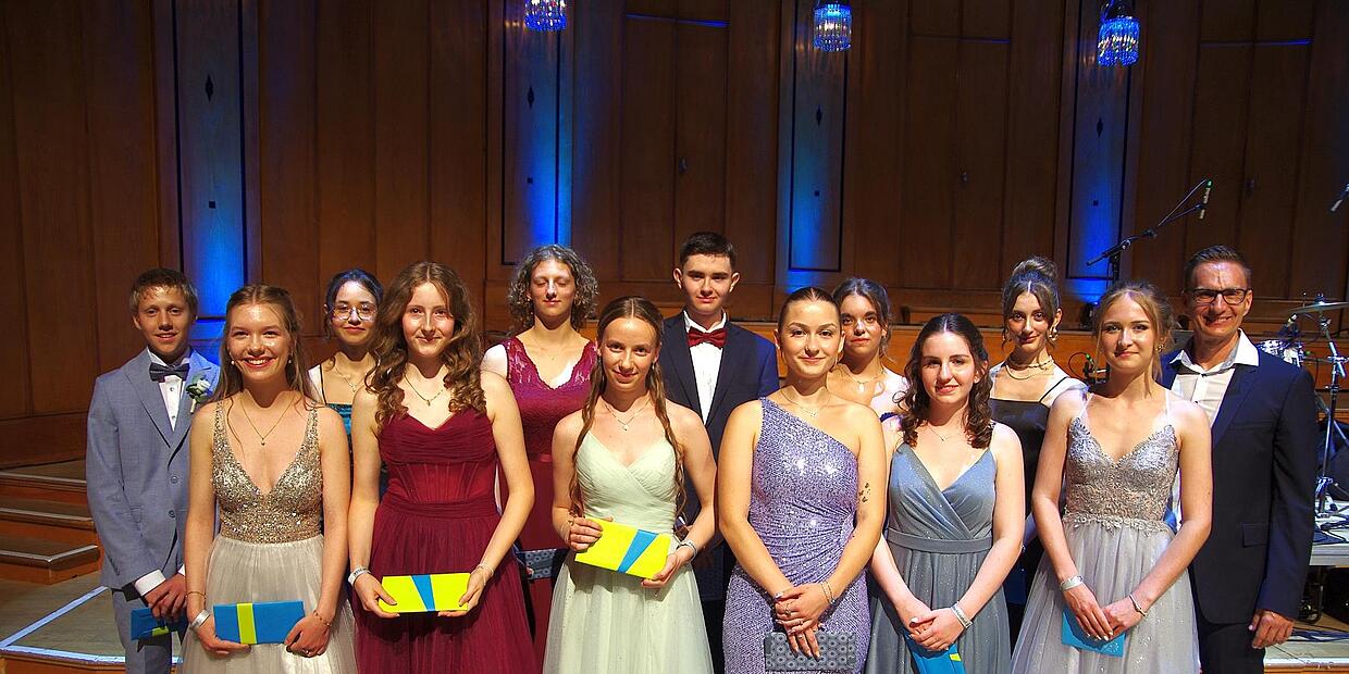 Die Realschule Bad Kissingen verabschiedet ihre erfolgreichen Absolventinnen und Absolventen 2024