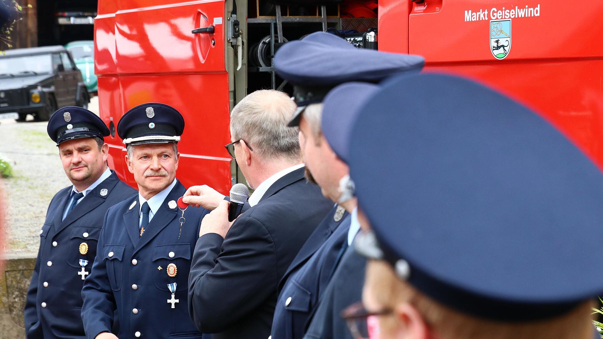 Endlich ein richtiges Feuerwehrauto für Ebersbrunn
