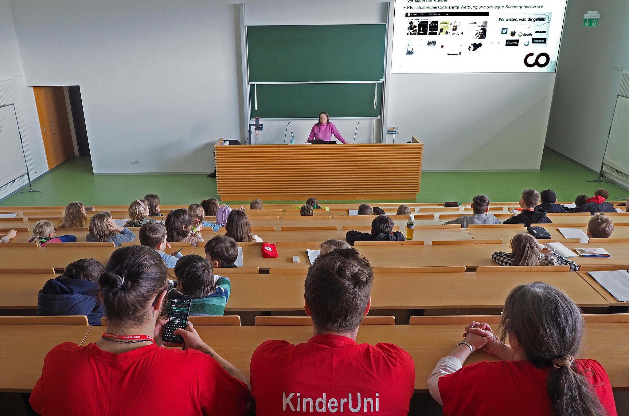 Kinder im Hörsaal: Kinderuni an der Hochschule Coburg