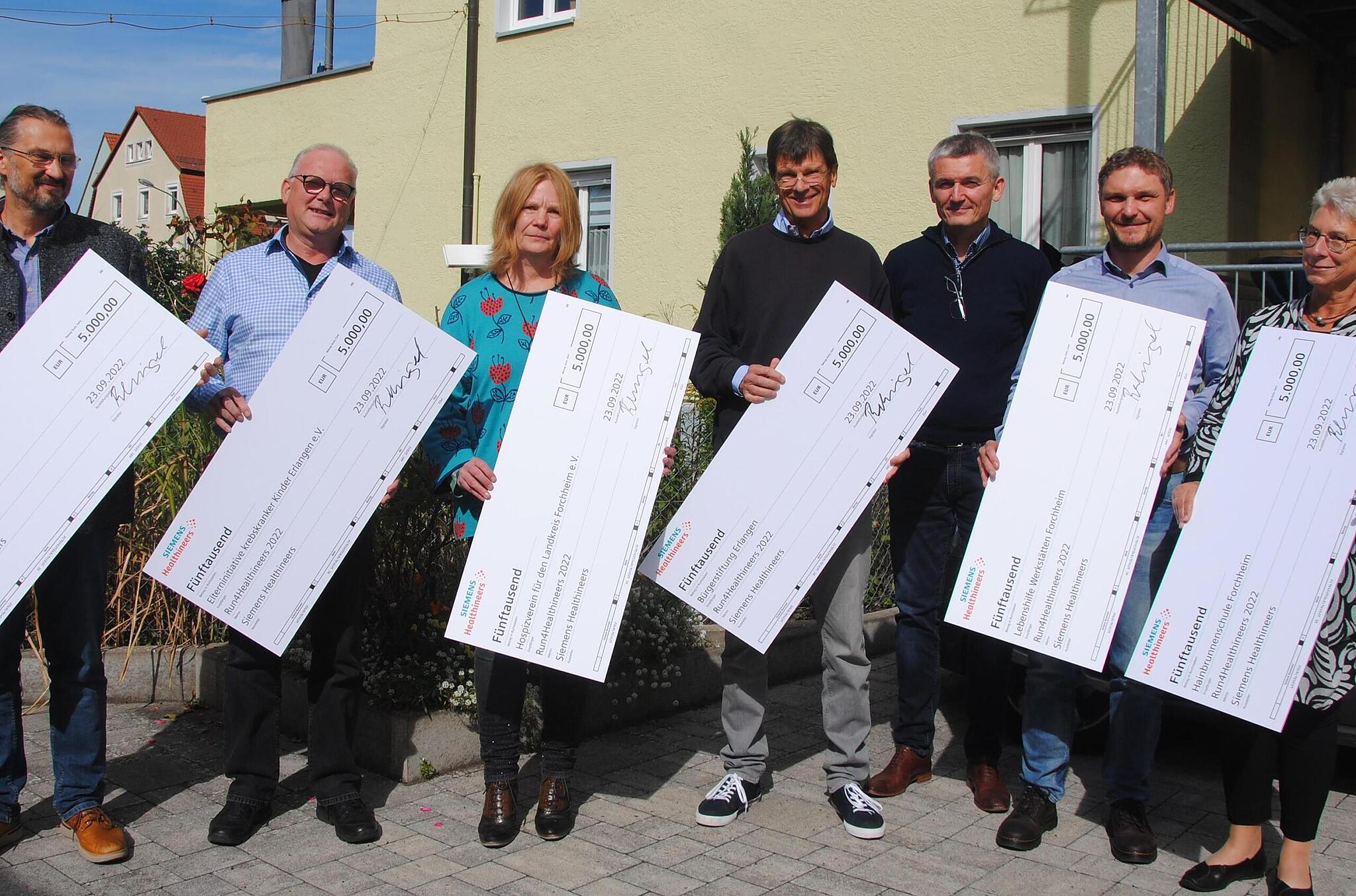 Laufen für den guten Zweck: Siemens Healthineers spendet an ...