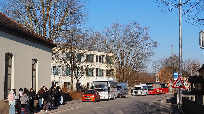 Bald Barrierefrei: Bushaltestellen am Schulzentrum Burgebrach