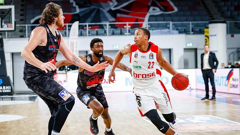 Brose Bamberg besiegt in der Basketball-Bundesliga die Gießen 46ers und ...