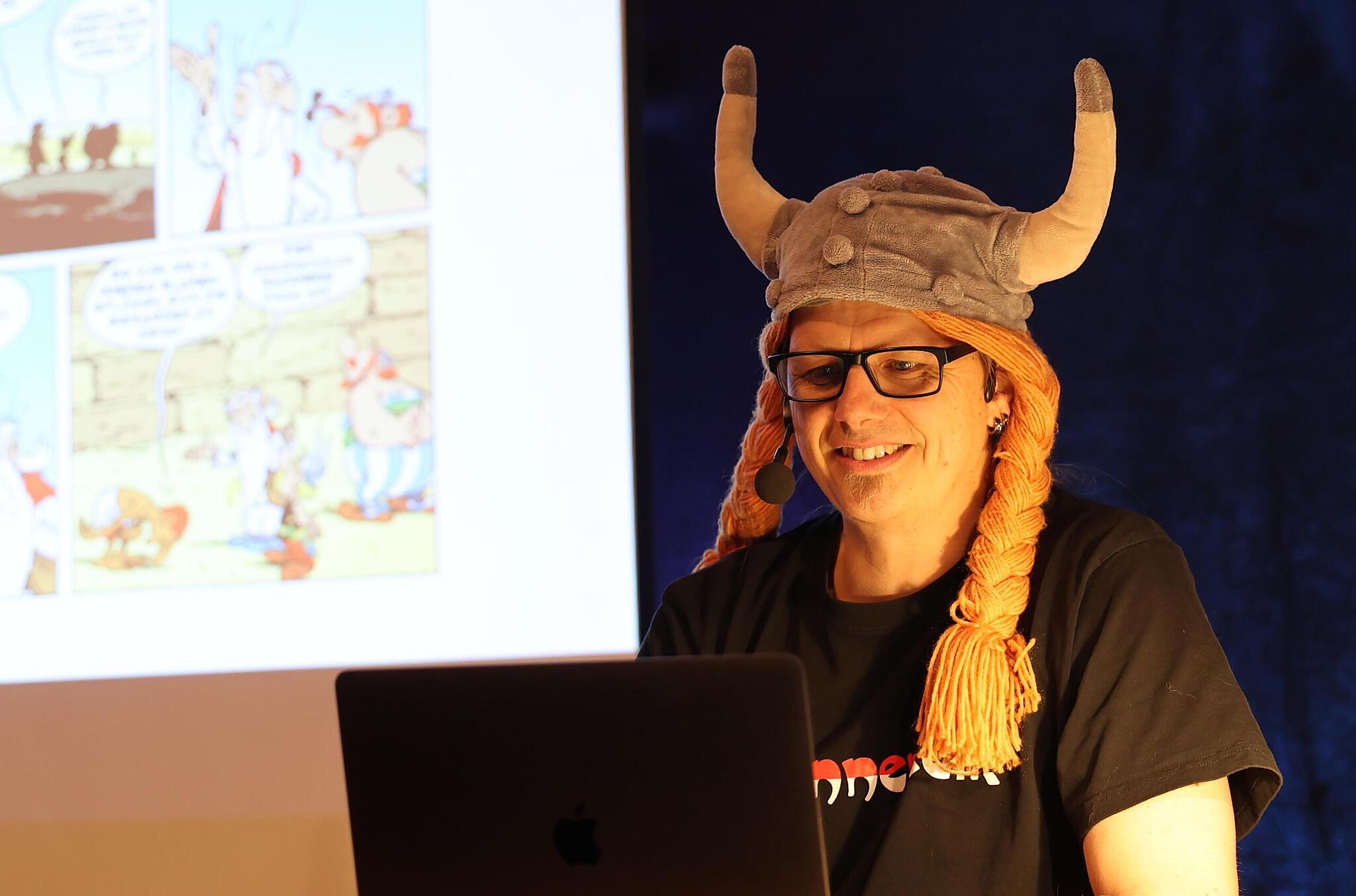 Stefan Eichner alias Das Eich ließt aus seinen Asterix-Bänden auf ...