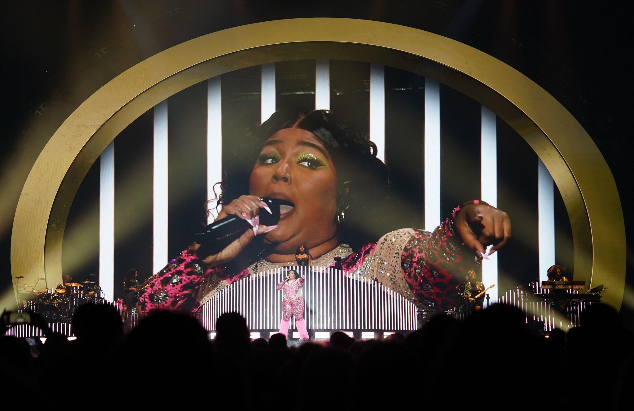 Sängerin Lizzo in Hamburg gefeiert