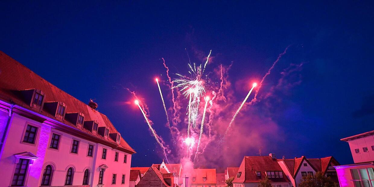 Feuerwerk: Das Höfefest in Burgebrach erlebte einen fulminanten Auftakt