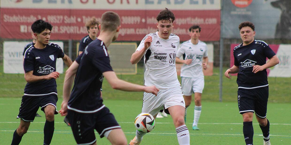 Fußball, Kreisliga Coburg: TSV Scherneck und TSV Oberlauter machen Sprung nach vorne