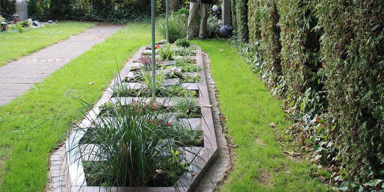 Urnenfeld Friedhof Platz Marktgemeinderat Geroda